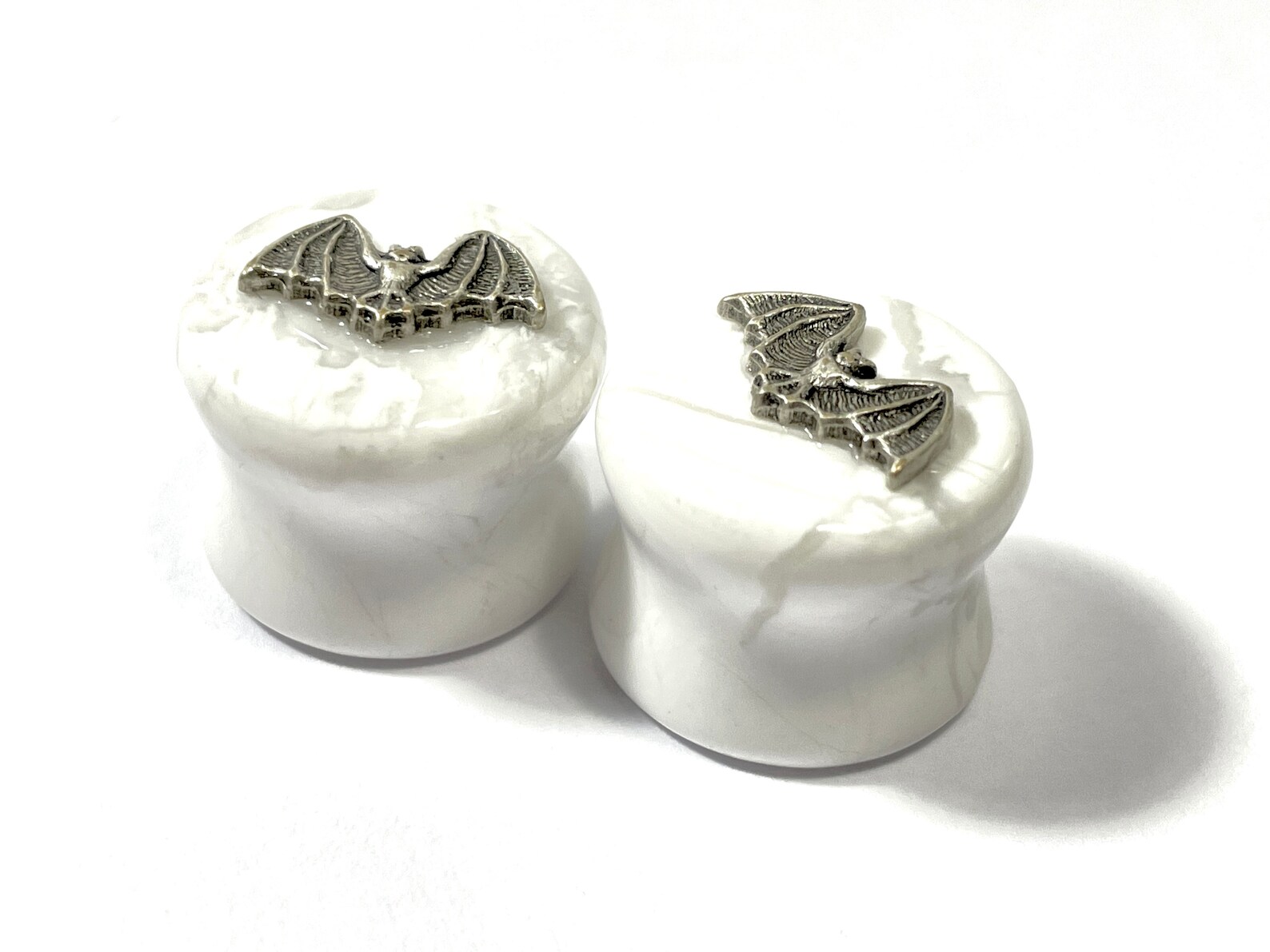 Howlite Bat Plugs 9/16” 14.3 Mm - Etsy