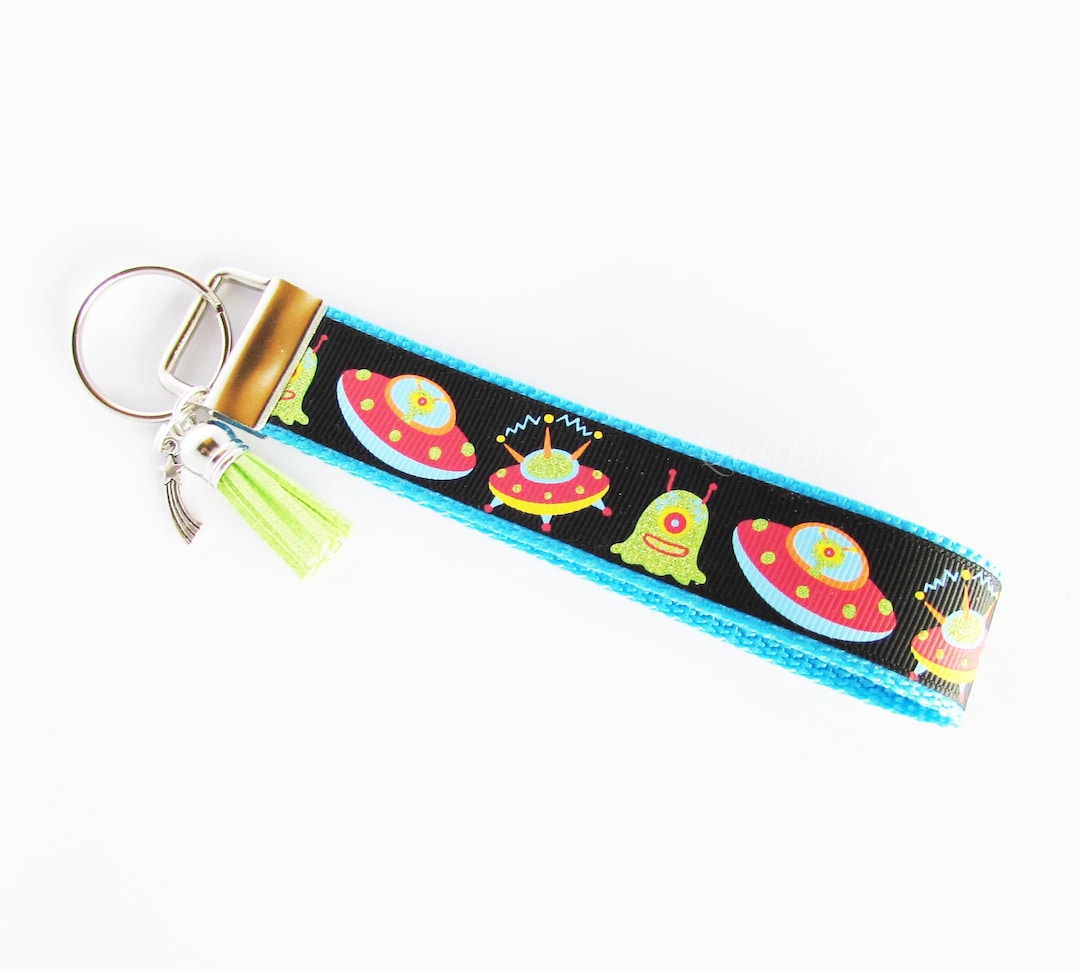 UFO Key Fob - Space Alien Key Fob - UFO Keychain - Spaceship Key Fob ...