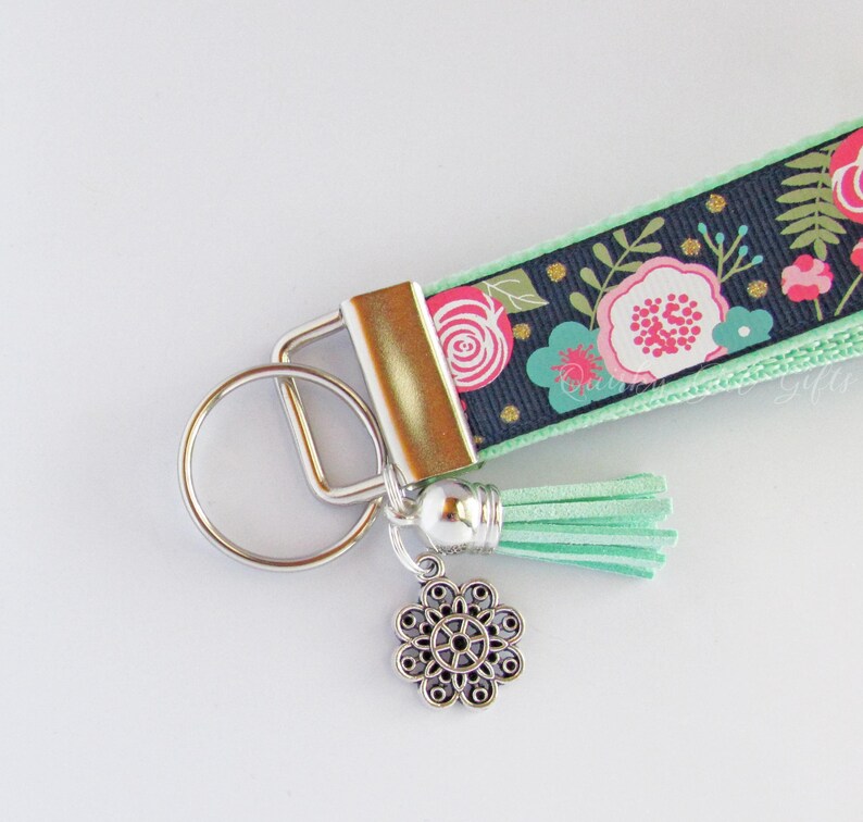 Navy Floral Key Fob Flower Key Fob floral Keychain Floral - Etsy