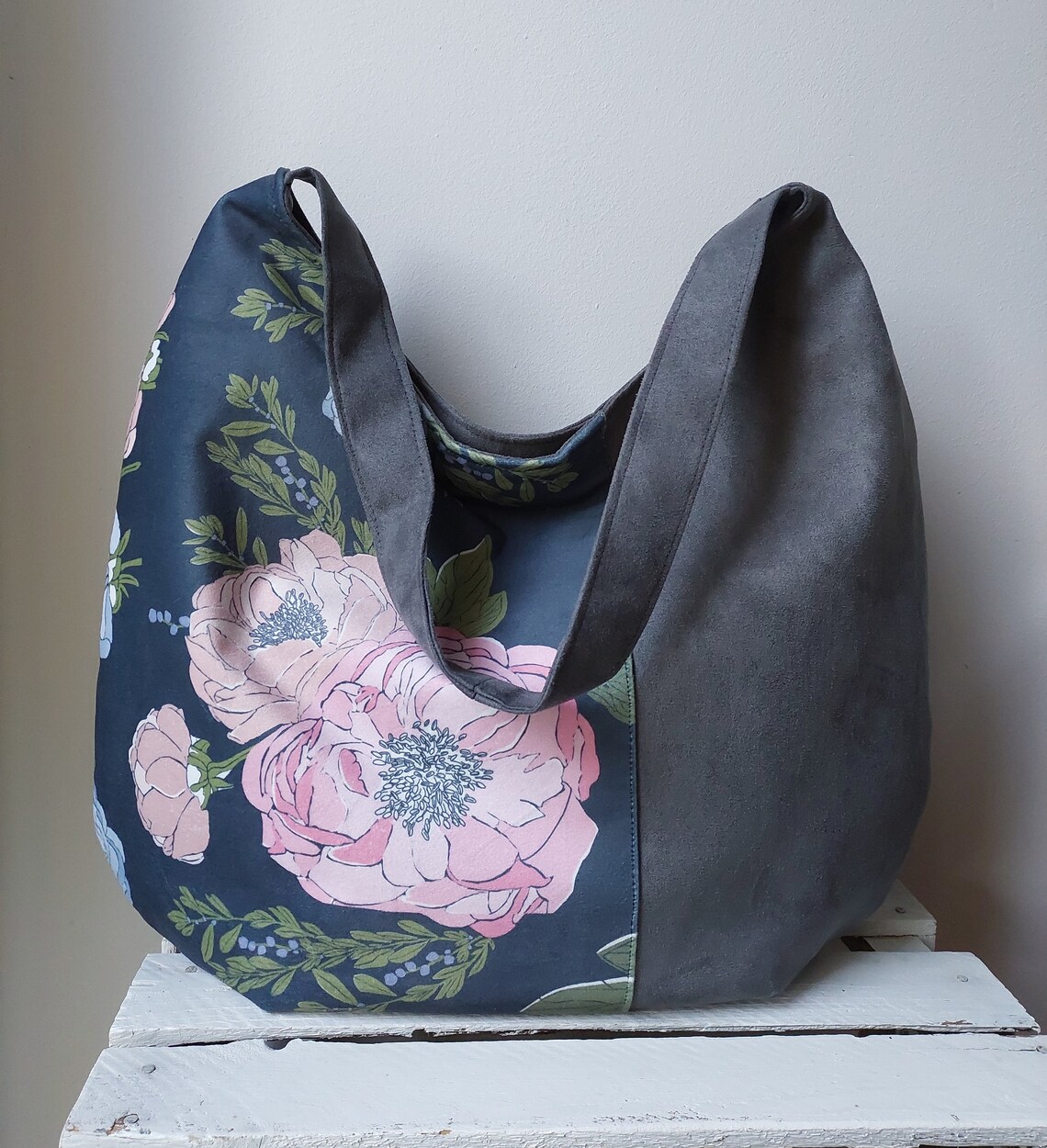 Large Shoulder Bag Decorated With a Floral Pattern Romantic Addition to ...