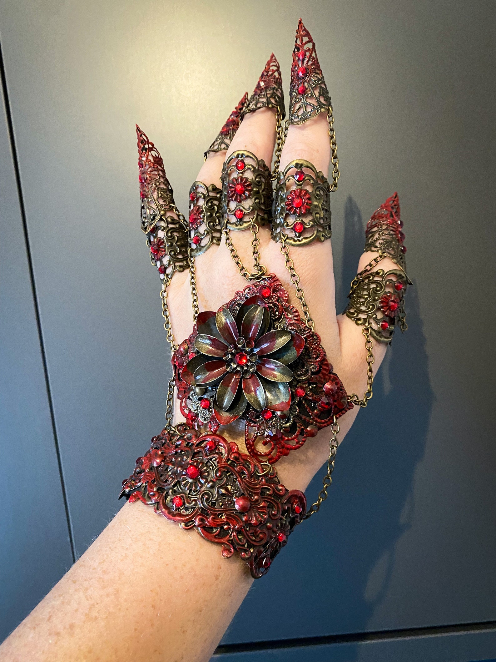 Red Vampire Claw Rings - Full Hand Armour - Halloween Costume - Nails ...