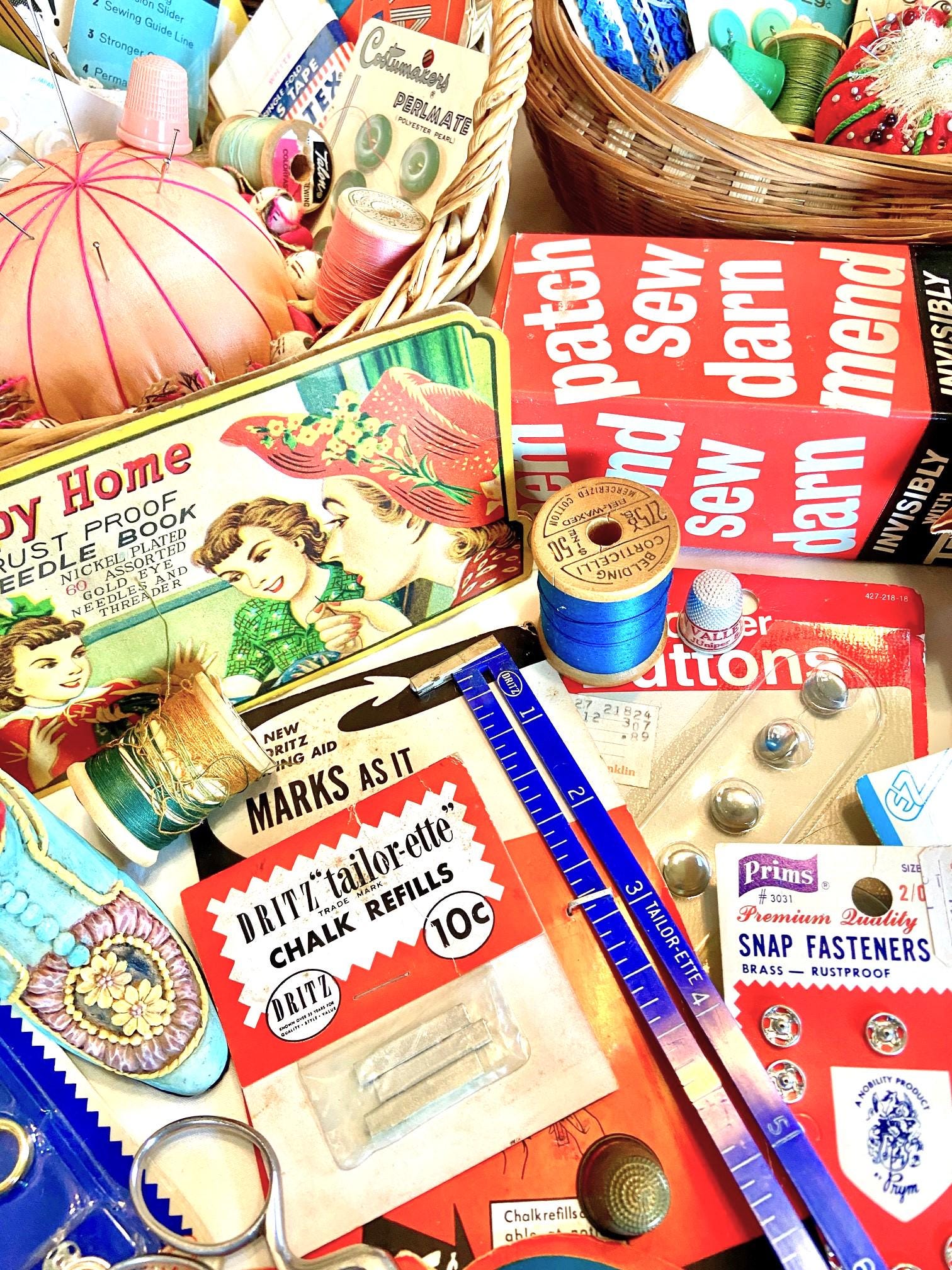 Vintage Sewing Notions & Tools Bundle, Sewing Kits/vintage, Sewist Gift ...