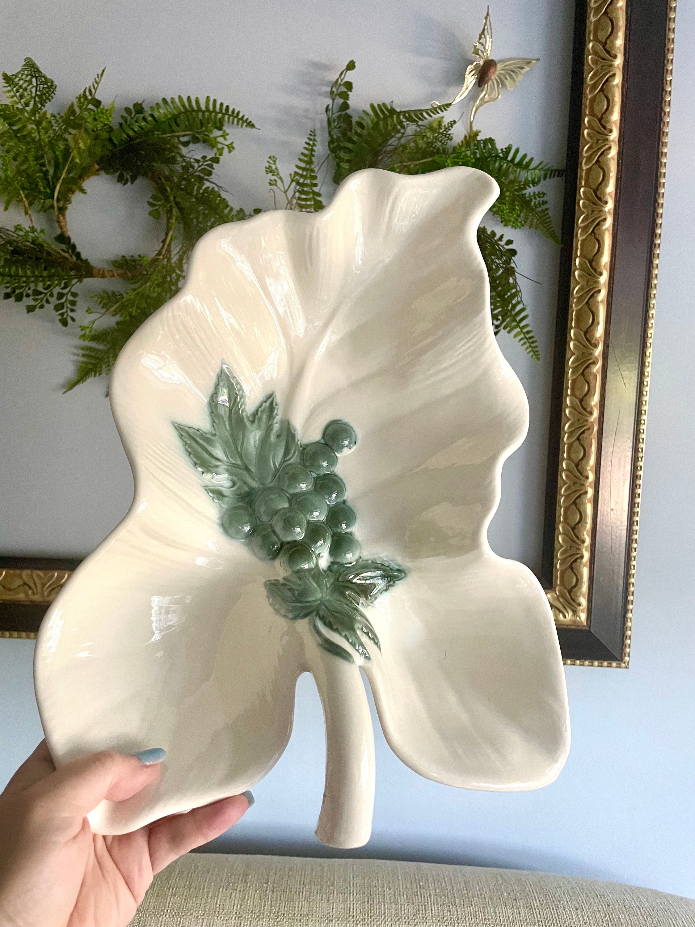 Hull Pottery Leaf Dish or Bowl - Etsy