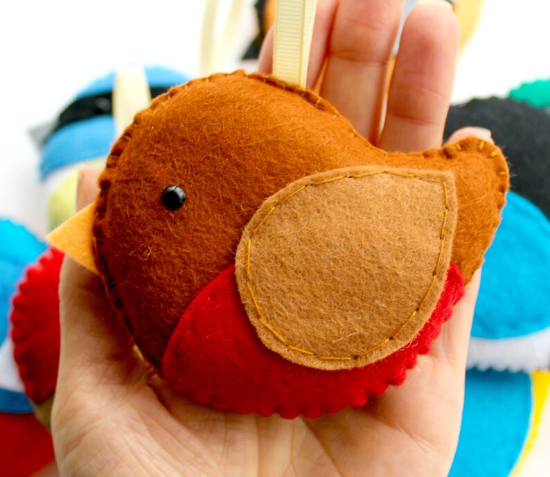 British Birds Garland. Set of 8 felt birds. Robin goldfinch | Etsy