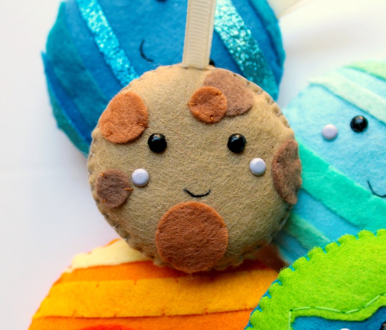 Make Your Own Felt Solar System Garland Kit. Space Garland. - Etsy