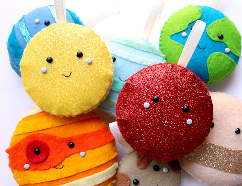 Make Your Own Felt Solar System Garland Kit. Space Garland. - Etsy