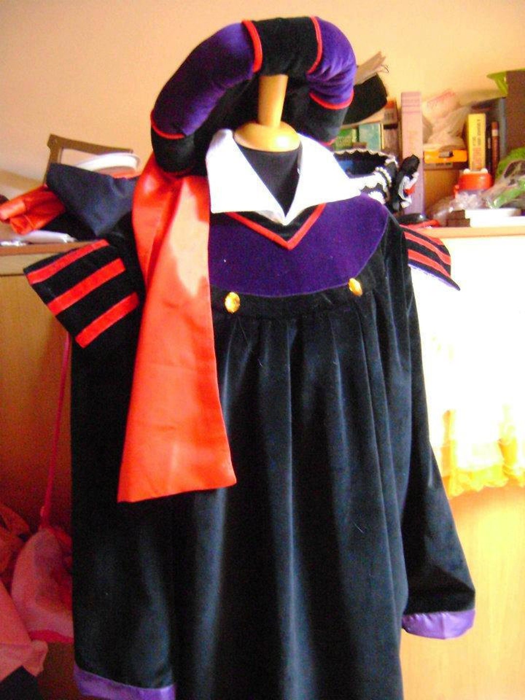 Disfraz de cosplay de Frollo el jorobado de Notre Dame Disney - Etsy México