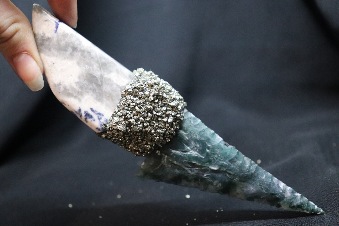 Flint Knapped Green Jasper Blade, Sodalite Handle With Pyrite - Etsy