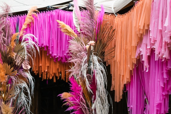 Streamer garland store