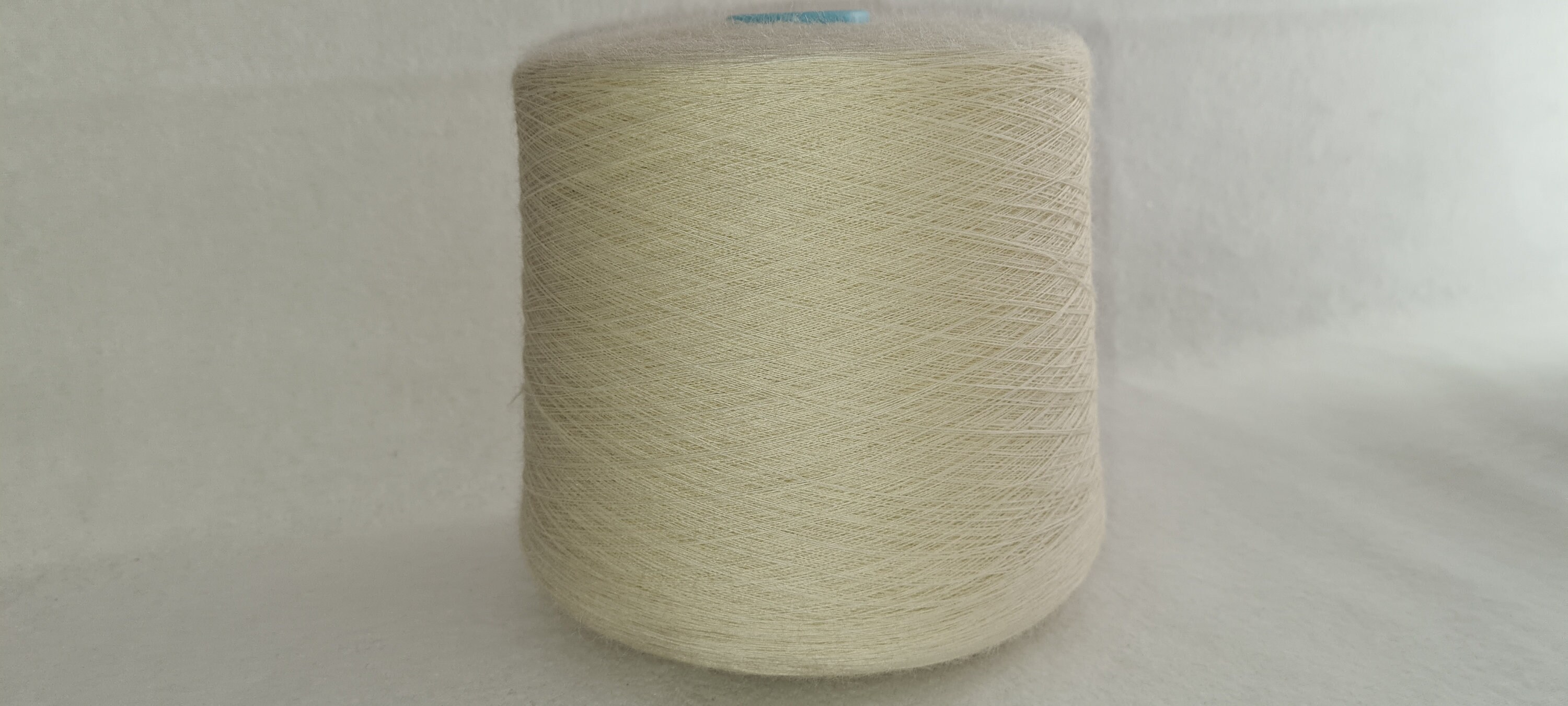 Materials 1380 grams coil yarn 22,90 Euro/kg brand Schoeller, 100% wool ...