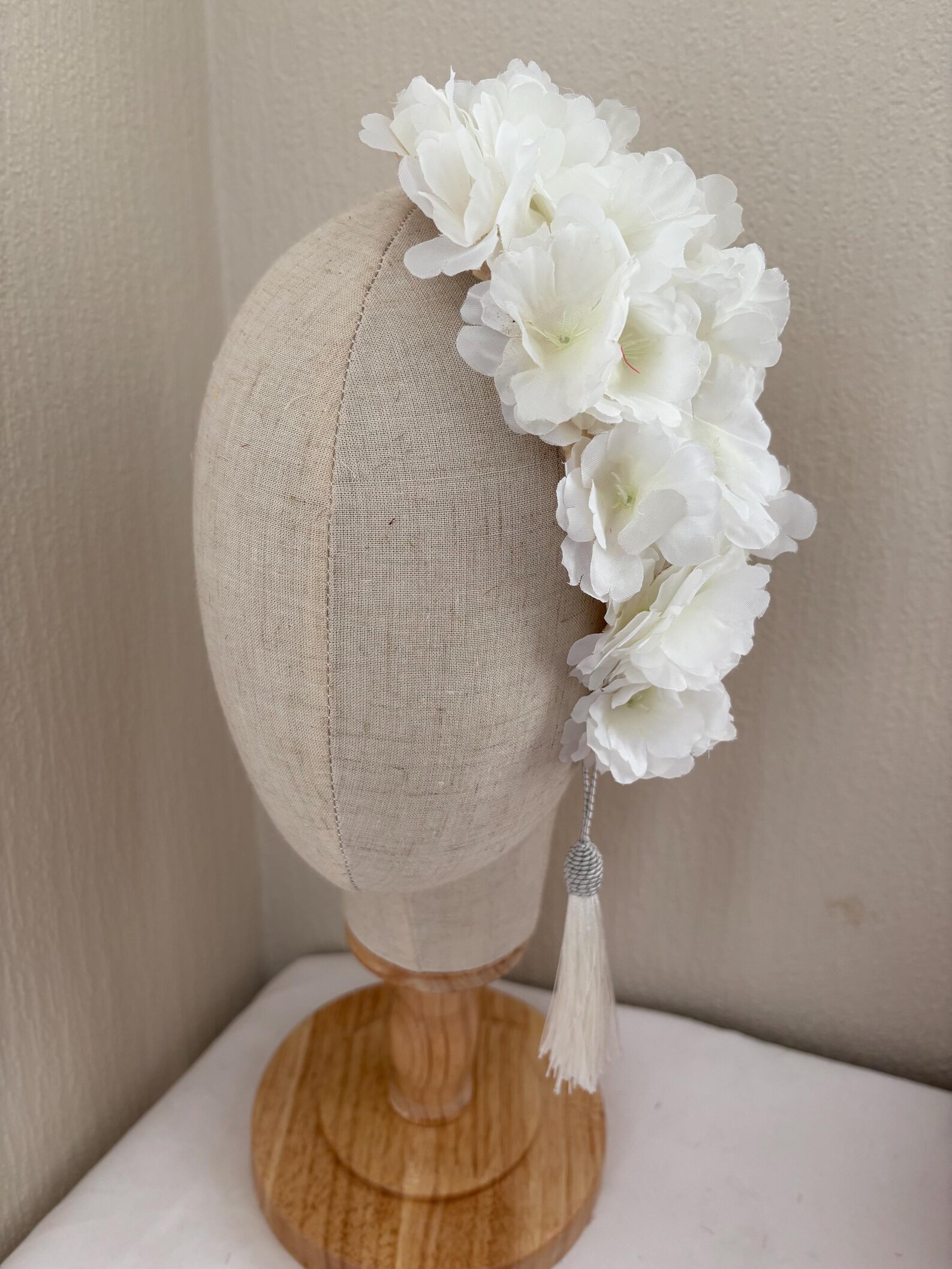 Pin up Modern Vintage Cascade Hair Flower in White - Etsy