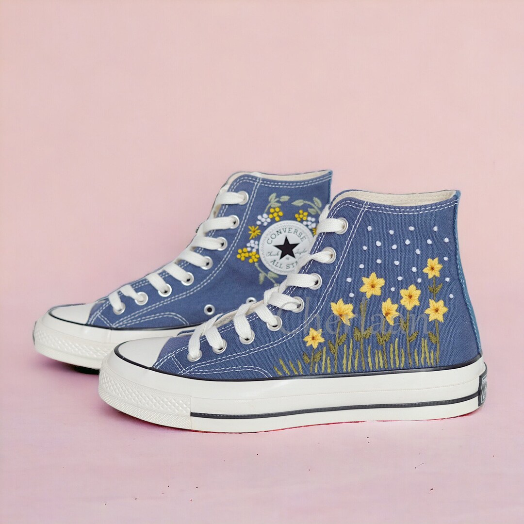 Daisy Embroidery Shoes Chuck Taylor 1970s Flowers Embroidered Shoes All ...