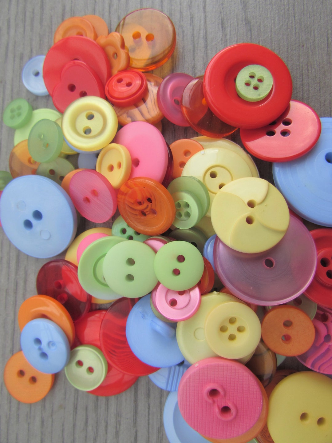 50g Summer Coloured Buttons - Etsy