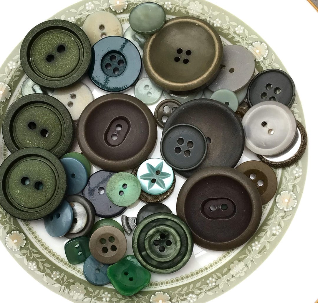 50g Assorted Vintage Green Buttons - Etsy