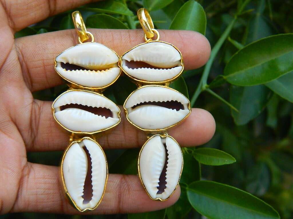 Gold Plated Cowrie Shell Pendant, Vintage Style Jewelry Supply (72mm ...