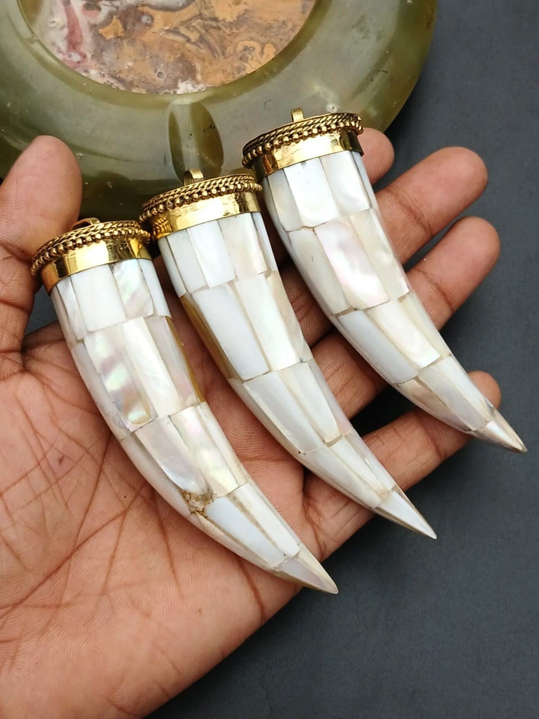 Natural Mother of Pearl Shell Tusk Shape Necklace Pendant Dotted Cap ...