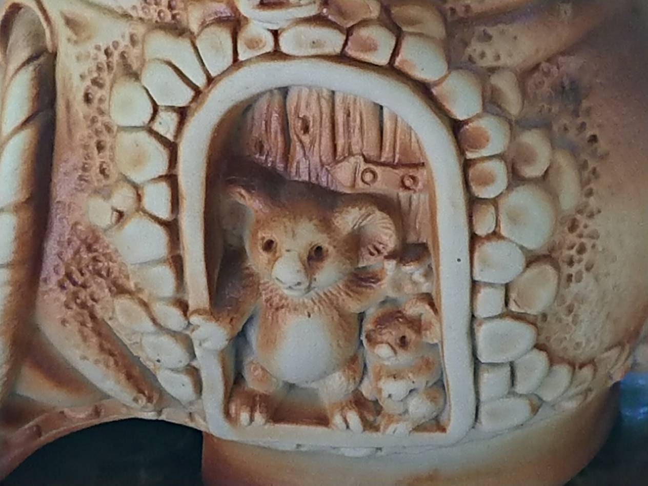 SWAGMAN POTTERY TEAPOT. Australiana, Australian Made Pottery Teapot ...