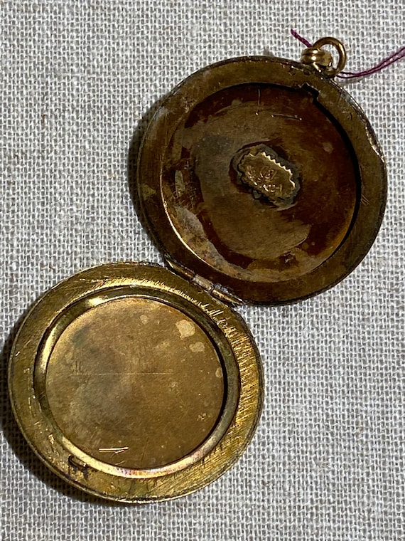1920s D and L Engraved Gold Filled Locket - Gem