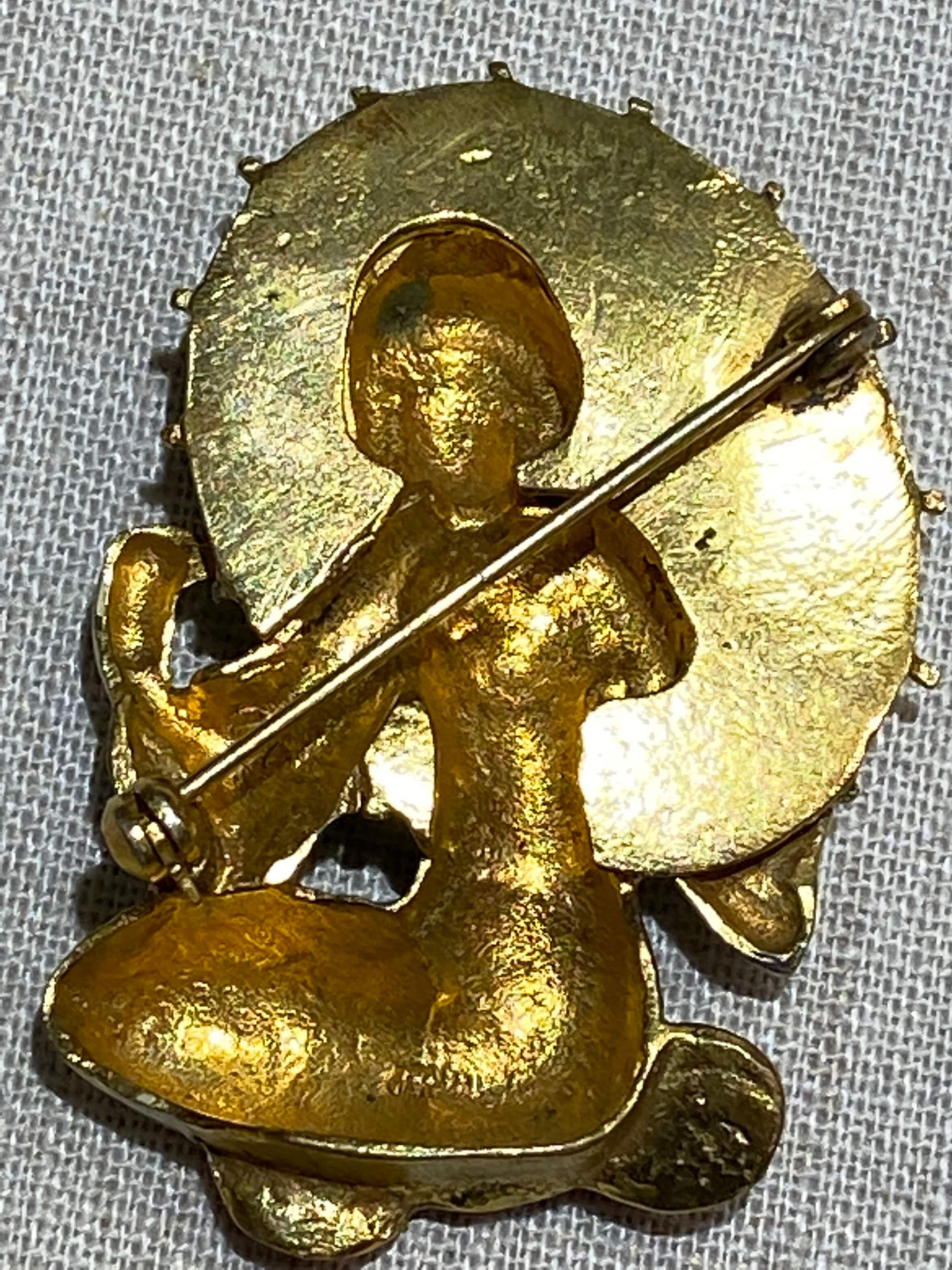 1930s Figural Hand Painted Geisha Girl Brooch