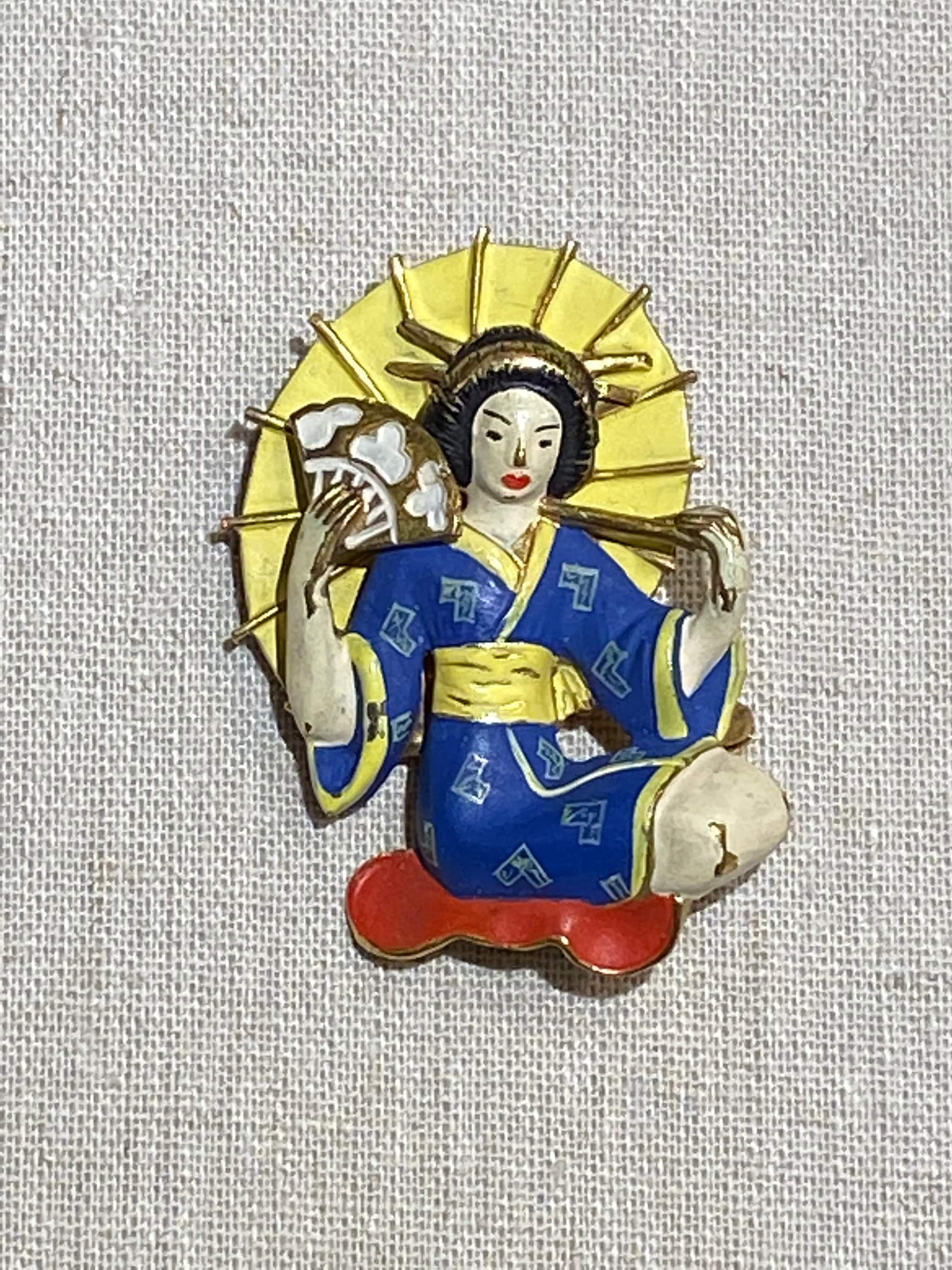 1930s Figural Hand Painted Geisha Girl Brooch