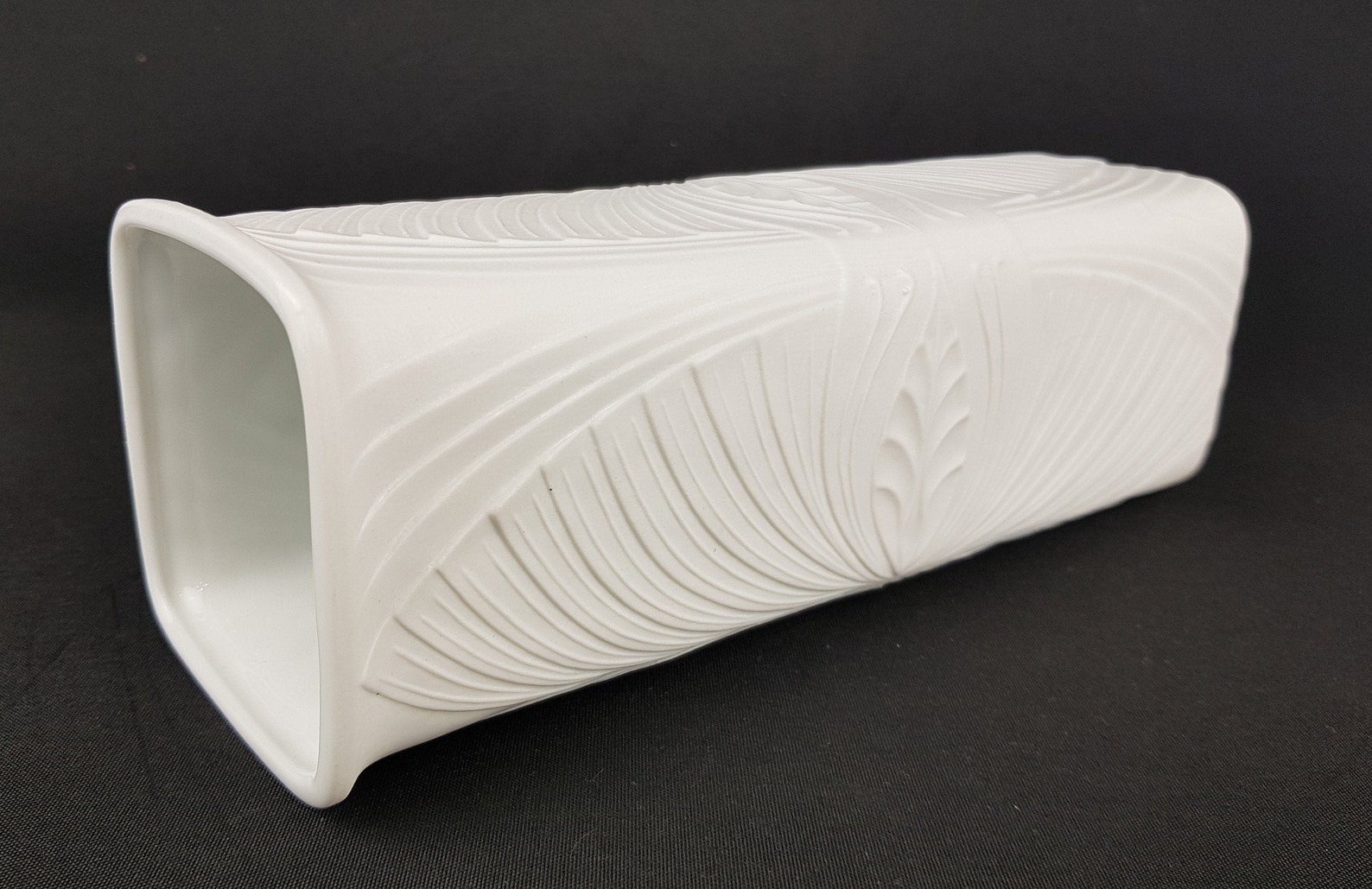 Vintage KAISER PORZELLAN Biscuit Porcelain Vase 1442-23 West - Etsy