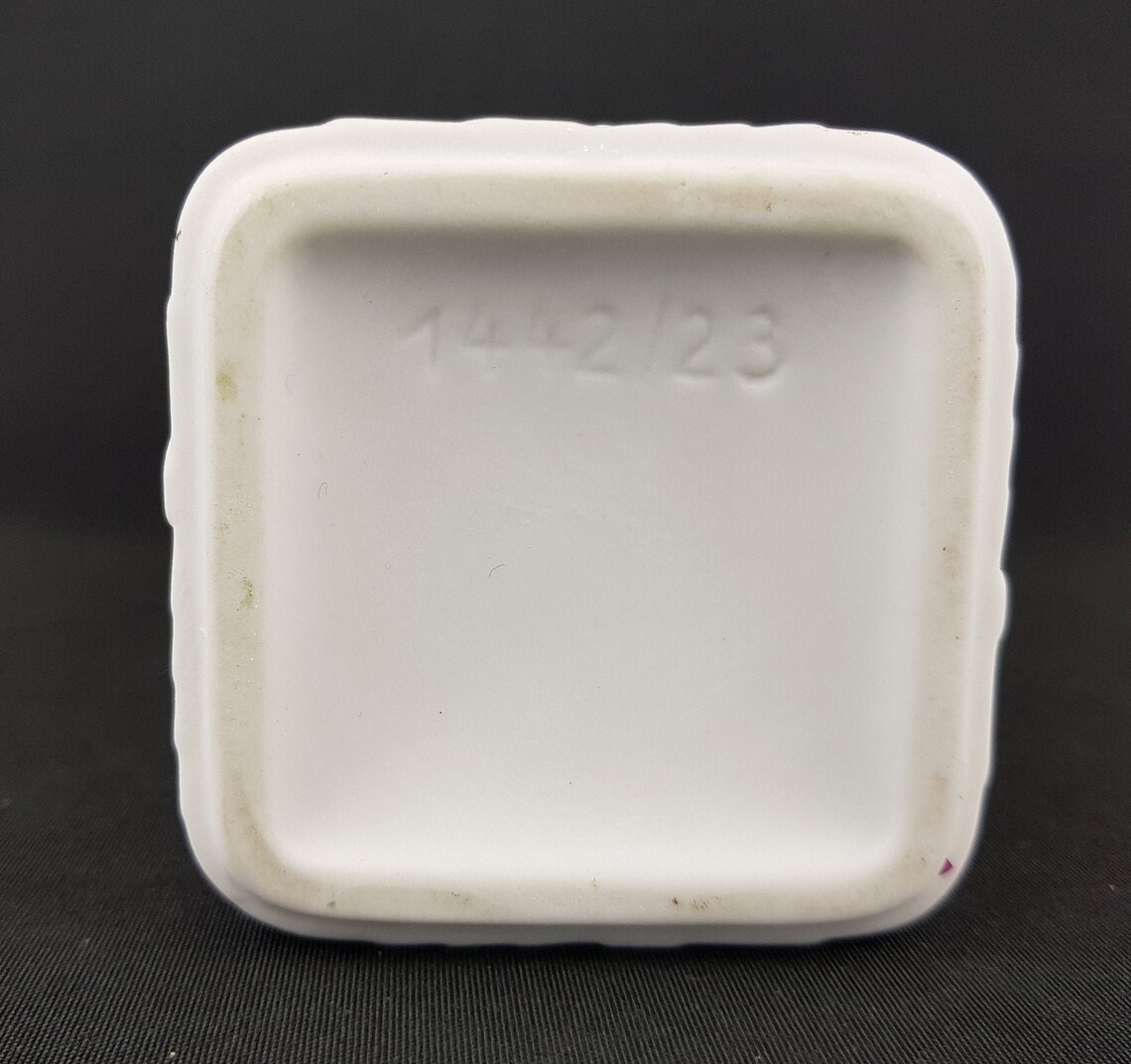 Vintage KAISER PORZELLAN Biscuit Porcelain Vase 1442-23 West - Etsy