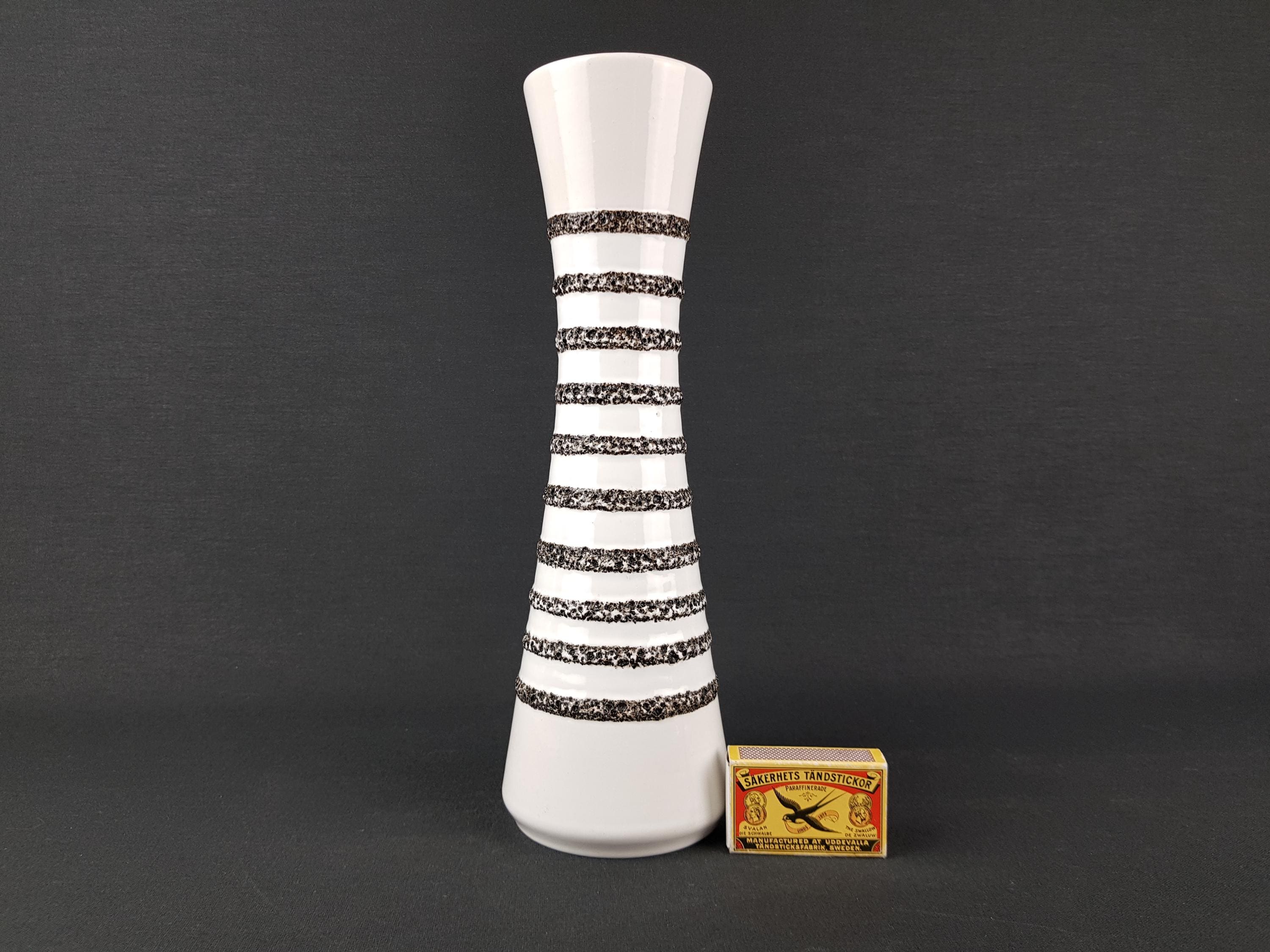 Vintage ILKRA EDEL KERAMIK Black and White Fat Lava Vase 1035-30 West ...