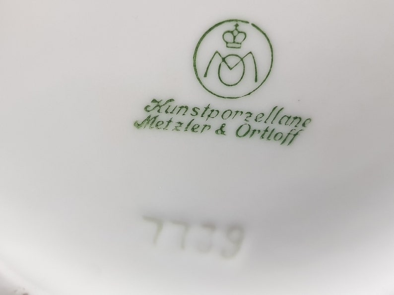 Vintage METZLER UND ORTLOFF Kunstporzellane Green Porcelain Vase 7739 ...