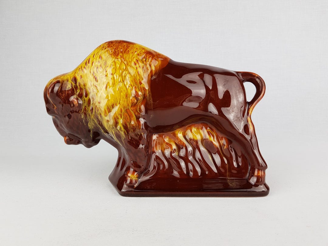 Vintage BLUE MOUNTAIN POTTERY Harvest Gold and Brown Bison Figurine ...