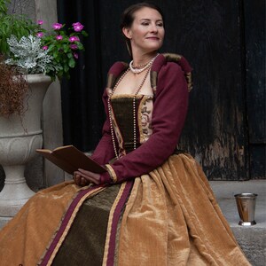 Elizabethan Rose - Etsy