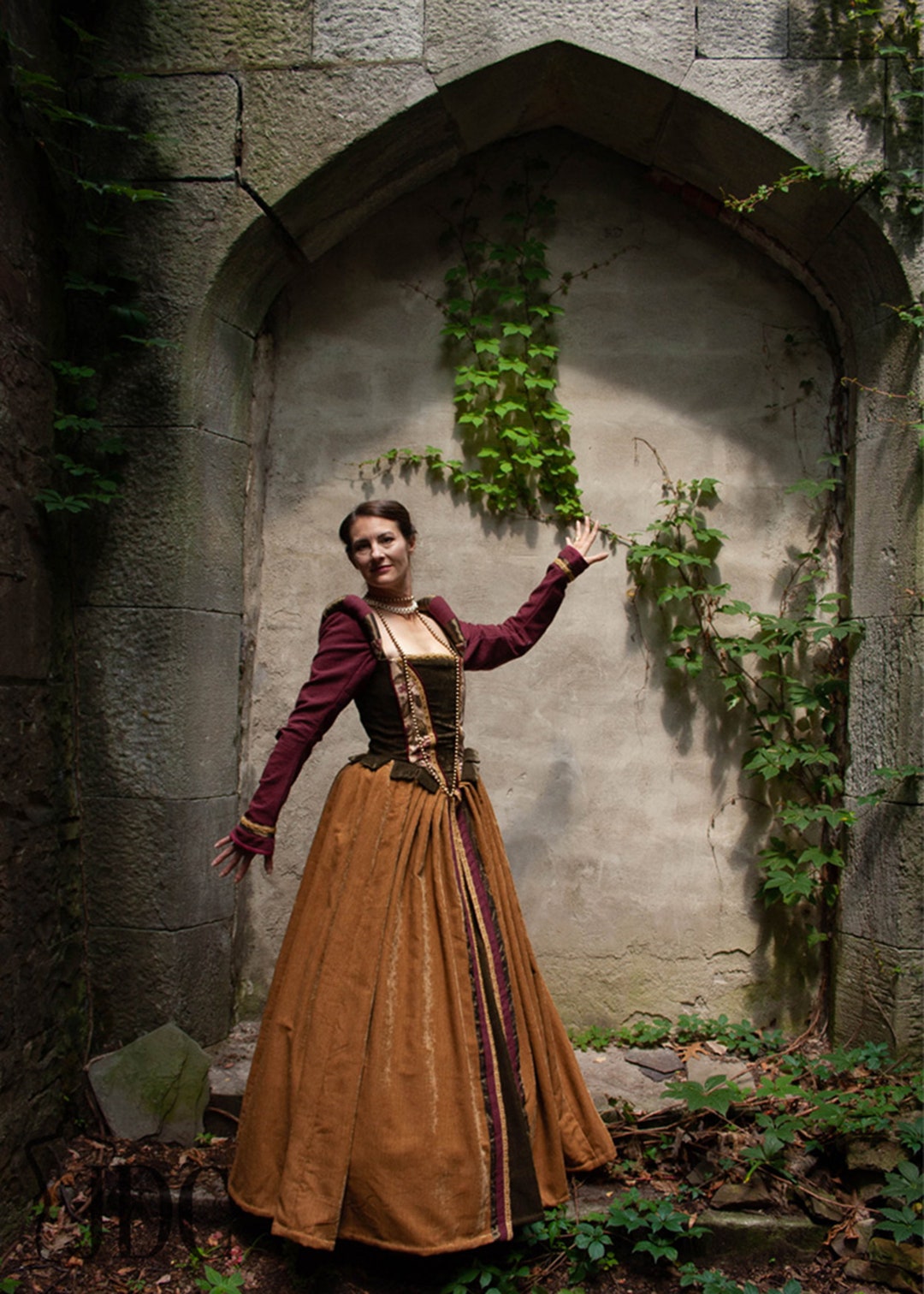 Elizabethan Rose - Etsy