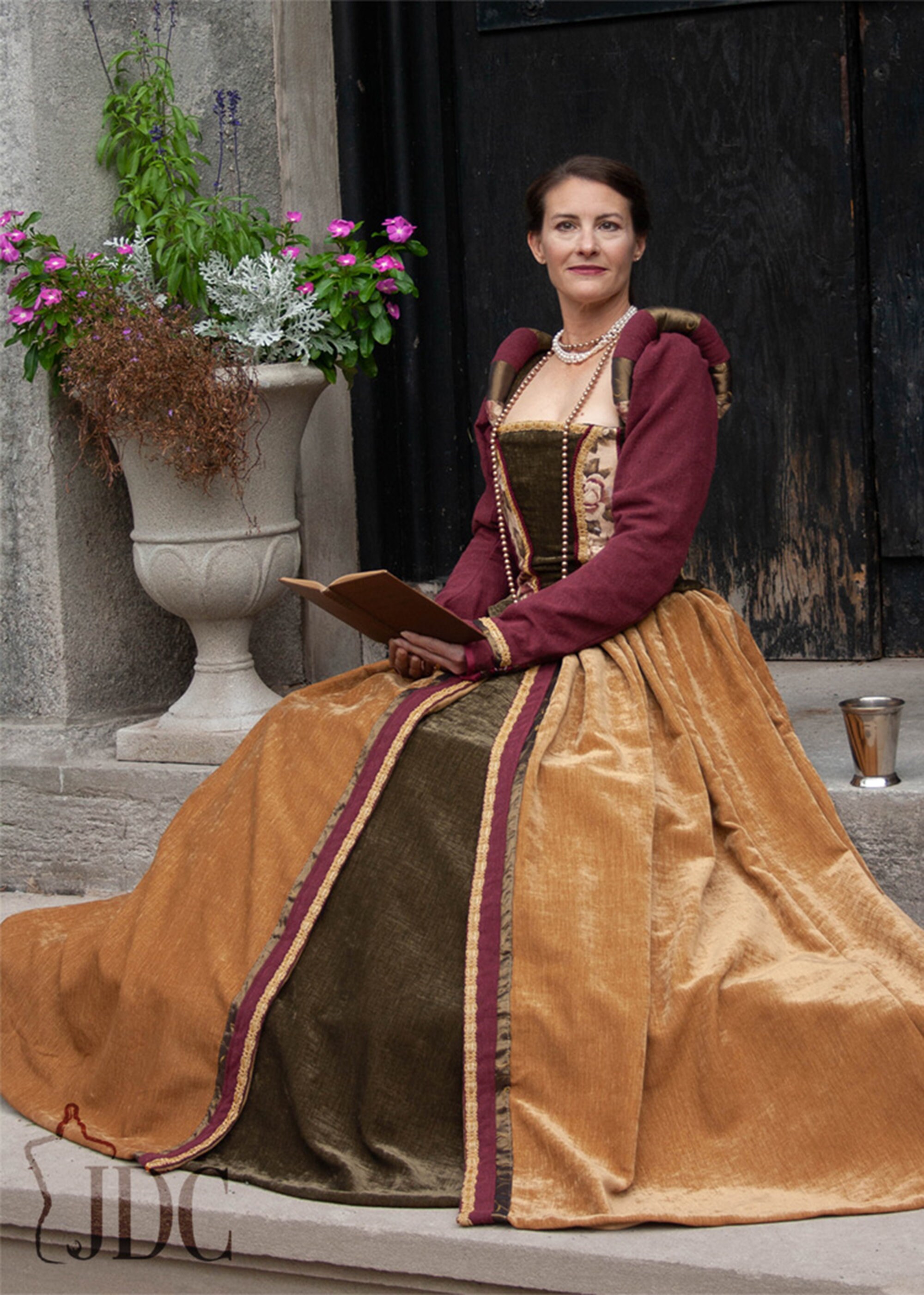 Elizabethan Rose - Etsy