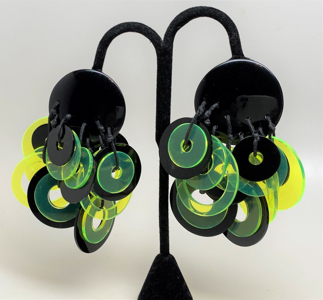 Gerda Lynggaard-monies Circle Neon Lime Green Lucite & Ebony - Etsy