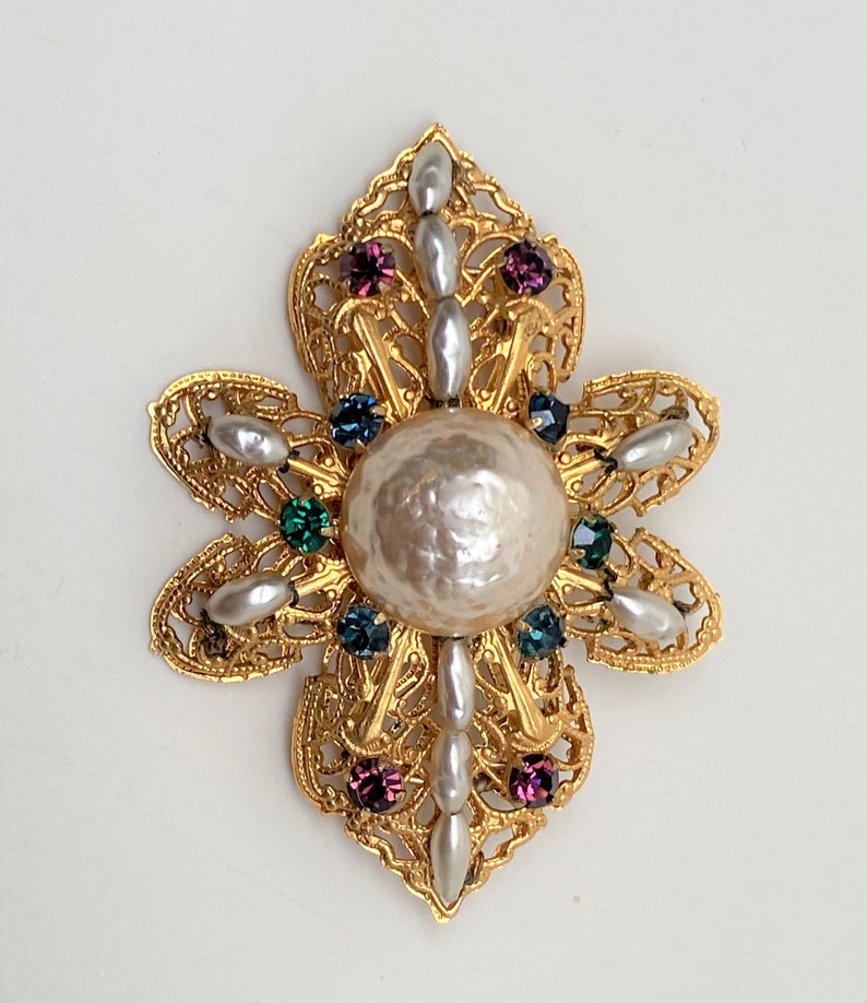 Vintage Unsigned Miriam Haskell Filigree Faux Pearl & Rhinestone Pin ...