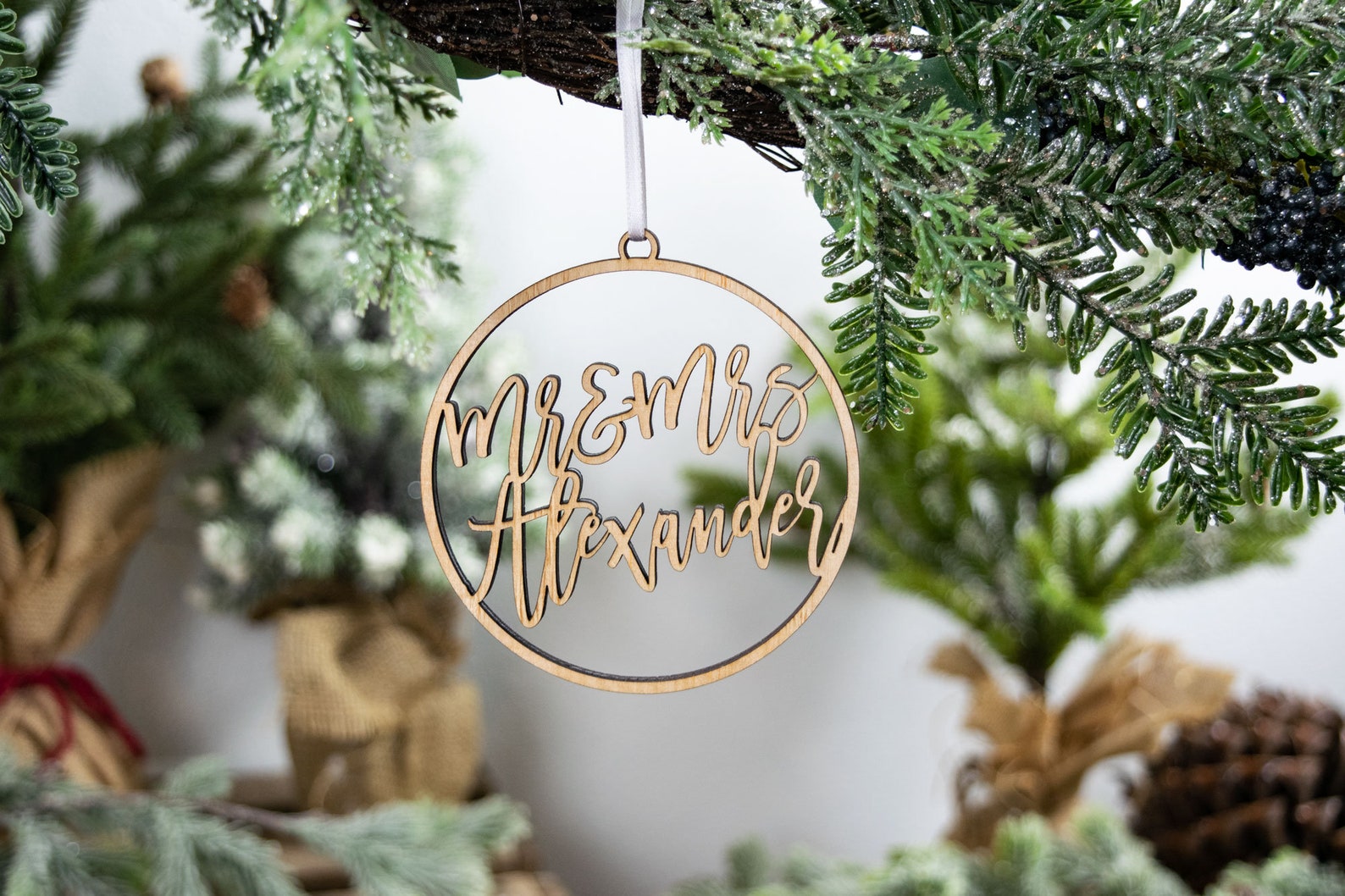Newlywed Chistmas Ornament, Mr and Mrs Ornament, Newlywed Gift, Couples ...