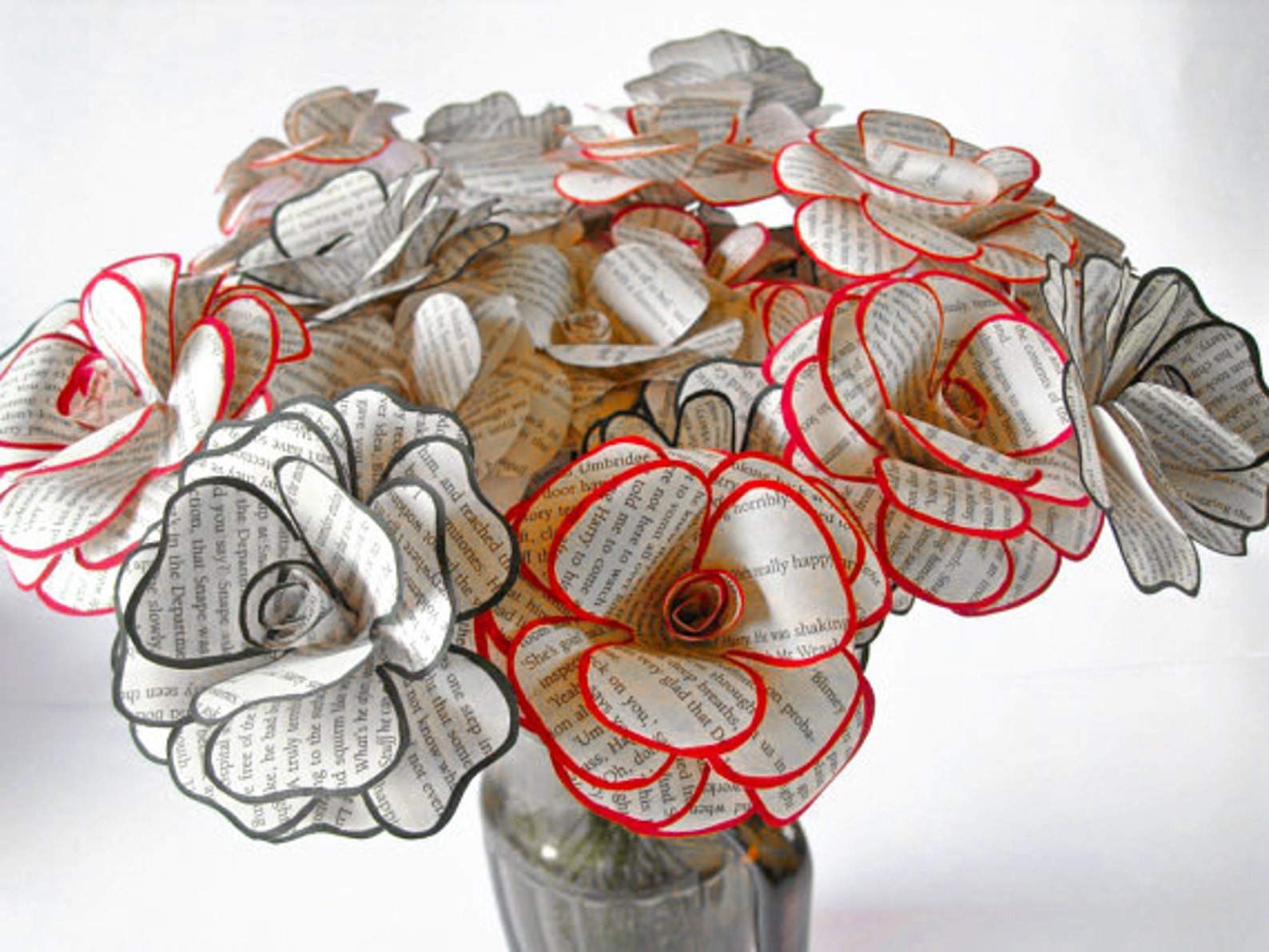 30 Book Page Roses Book Paper Flowers Stem Roses Wedding | Etsy