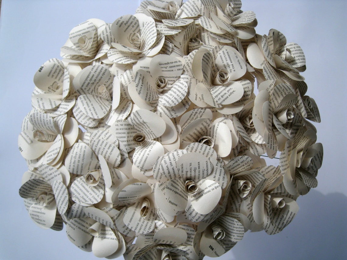30 Book Page Roses Book Paper Flowers Stem Roses Paper - Etsy