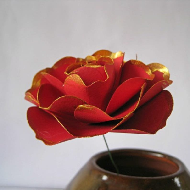 Paper Rose Decor Paper Flower With Gold Wedding Table Decor | Etsy