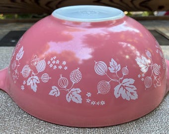 Pyrex Pink Gooseberry Cinderella Mixing / Nesting Bowl. Number 443, 2 1 ...