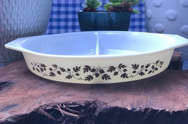 Vintage Pyrex Divided Serving Dish - Etsy