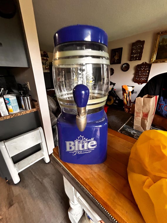 Rare Labatt Blue Plastic Beer Tap Tower Dispenser Tap - Gem