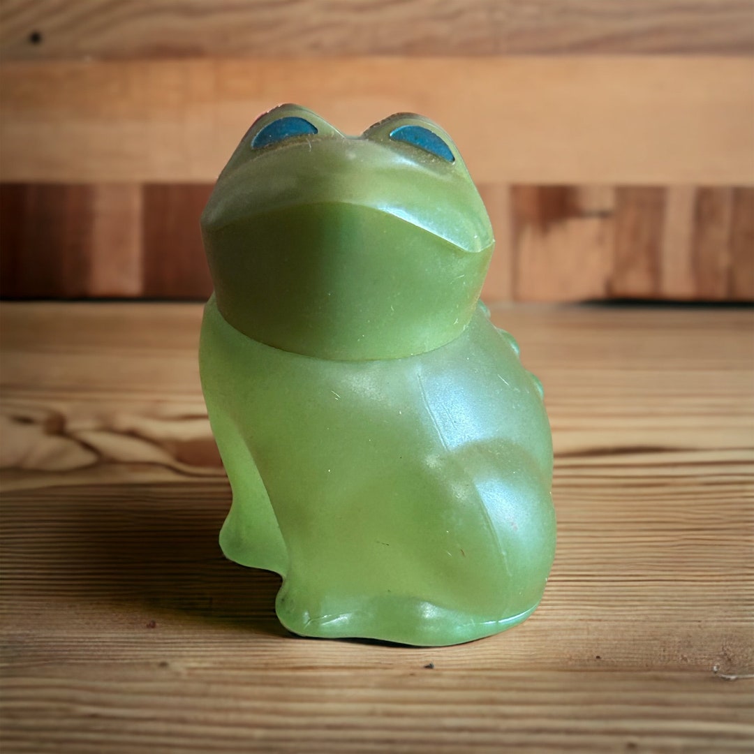 Vintage AVON “emerald Prince” Frog Sweet Honesty Cologne 1 Oz Full - Etsy