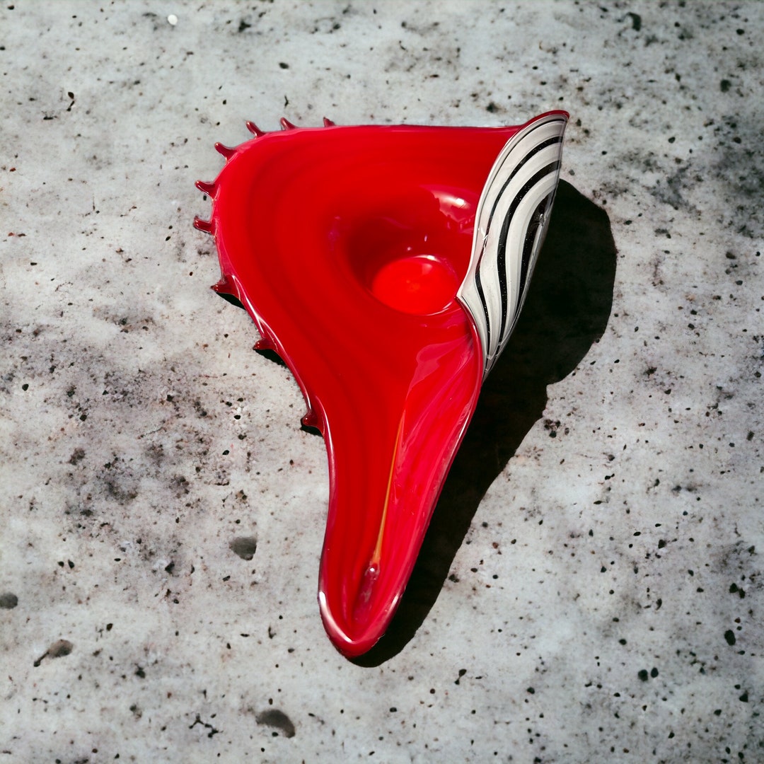 Modern Murano Glass Zebra Striped With Red Oyster Shell Bowl 1970s ...