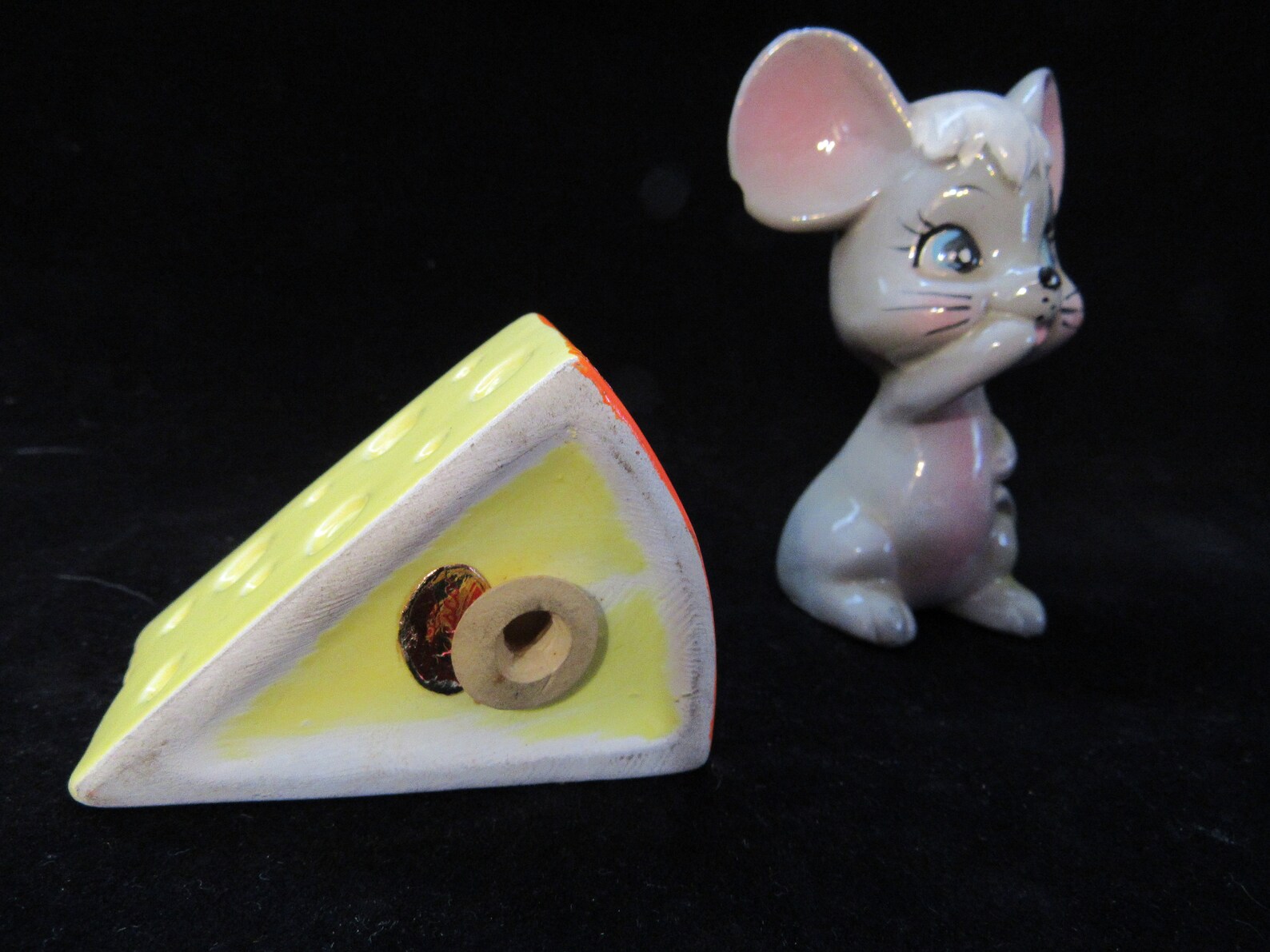 Mouse and Cheese Salt and Pepper Shakers Enesco Japan 1881 - Etsy