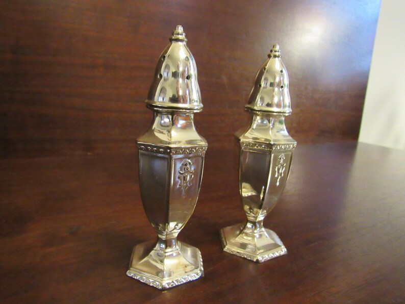 Silverplate Salt & Pepper Shakers by SPCO #106, Made in the USA. (3670 ...