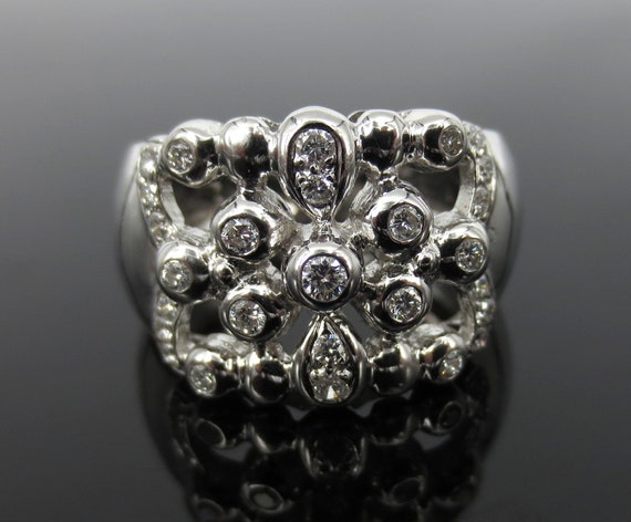 Fine 0.52ct FG/VS-VVS Diamond & 18K White Gold Snowfl… - Gem