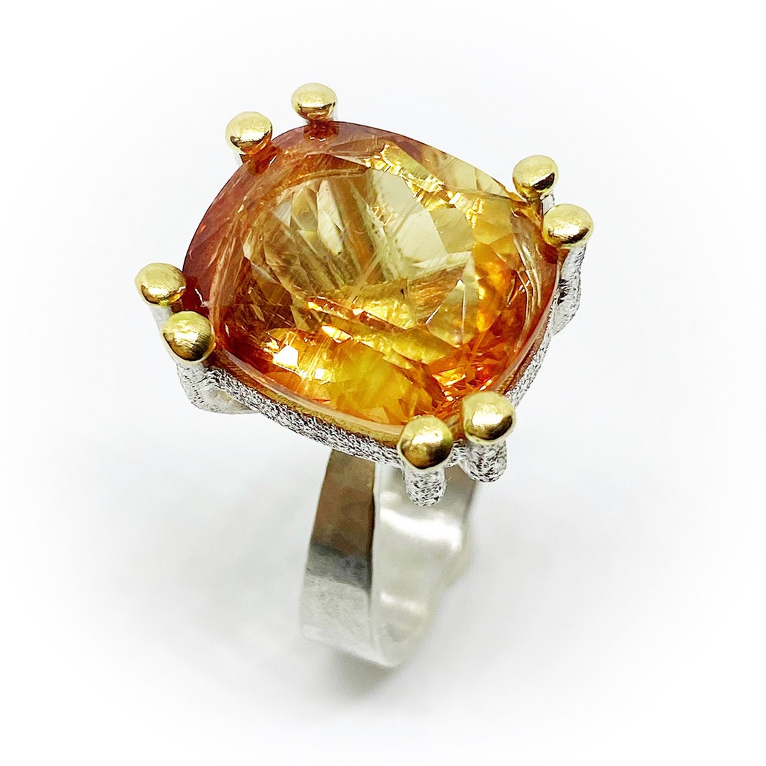 Extraordinary Higth Quality Sterling Silver and 18K Gold Ring With an ...