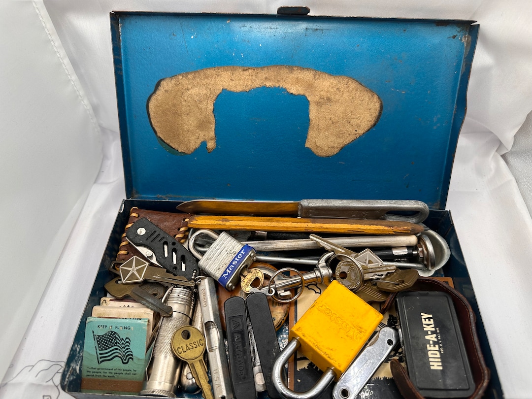 Vintage Mens Junk Drawer Lot, Vintage Trinkets, Vintage Found Things ...