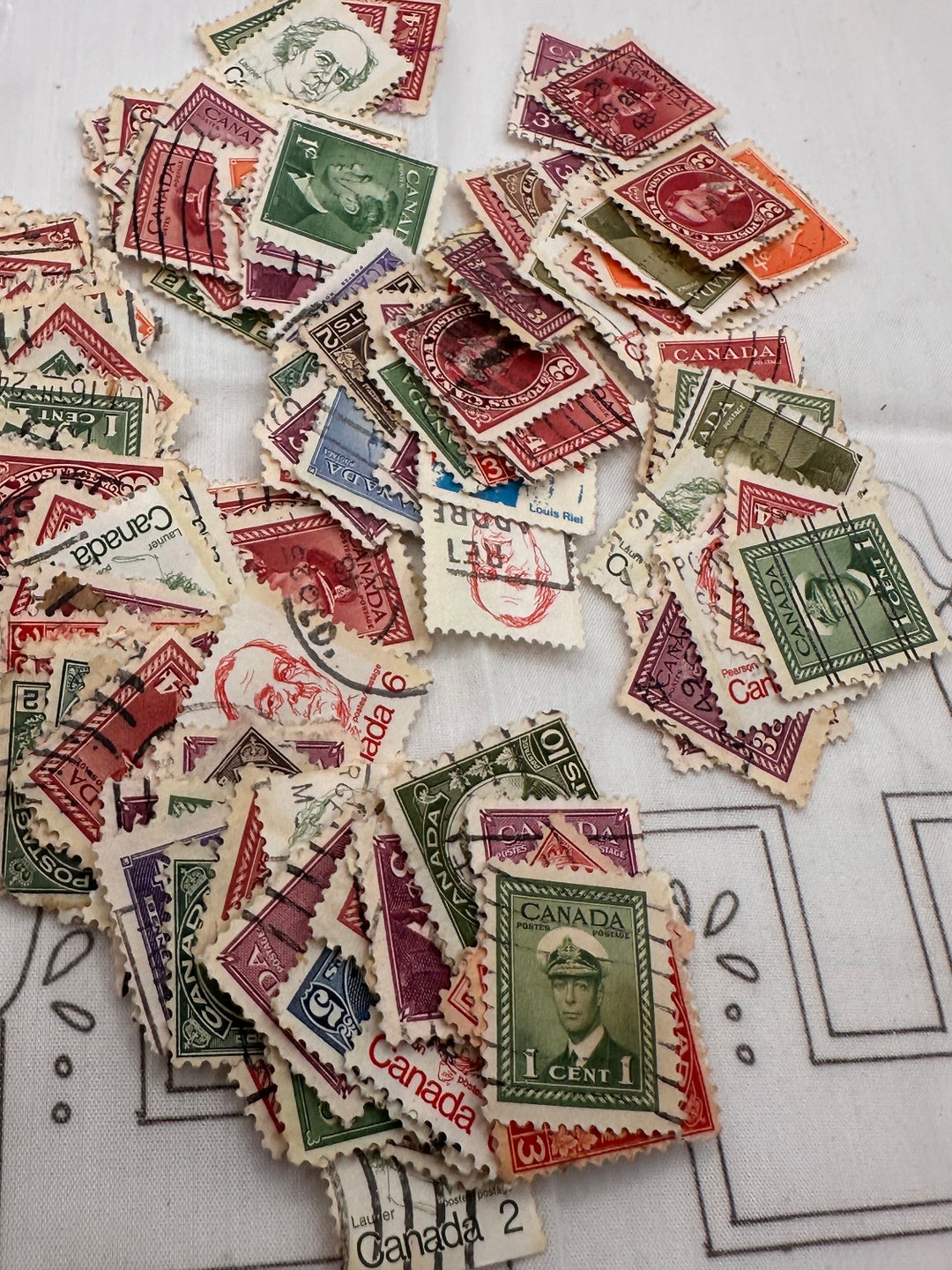 200 Vintage Used Canadian Men Stamps, Multi Color, off Paper, Cancelled ...
