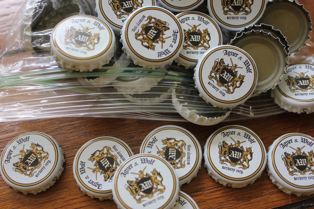 100 Pc Lot Agner & Wolf Beer Bottle Caps White Coat of Arms No Dents ...